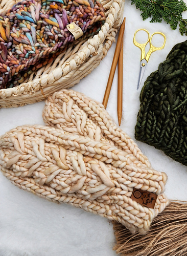 Ravelry: Sitka Mittens pattern by Shanon Dycke