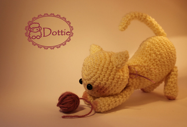 Ravelry: Kätzchen Rolly pattern by Conny Brema