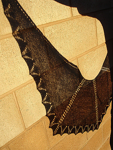 Ravelry: Reading Shawl aka The 'Stay Put' Shawl pattern by Danielle Landes