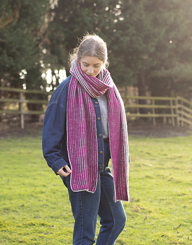 Ravelry: Rhodamine Scarf pattern by TOFT