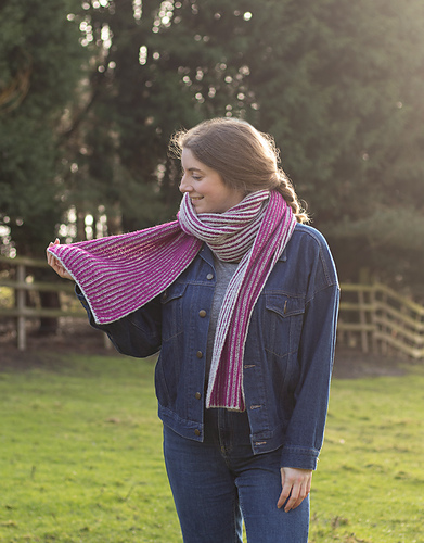 Ravelry: Rhodamine Scarf pattern by TOFT