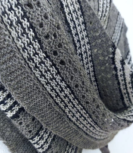 Ravelry: Wolf Shawl pattern by Tea Bercek