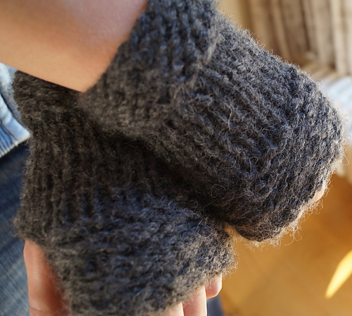 Ravelry: Josh's mittens pattern by Beth Michon