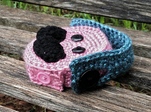 Ravelry: Mustache Earbuds pattern by Sick 'Lil Monkeys