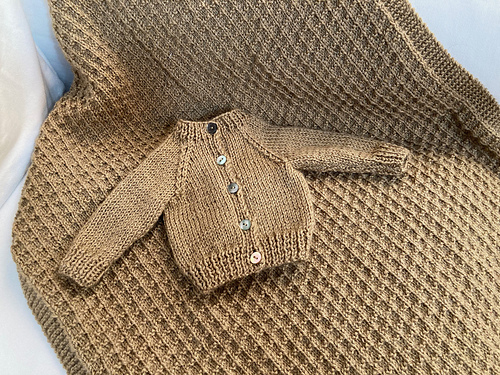 Ravelry: Plain and Simple Baby Cardigan pattern by marianna mel