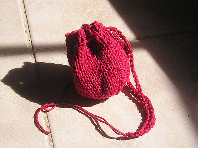 Ravelry: Knitted Pouch pattern by Janelle Schlossman