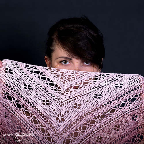 Ravelry: Valkyria Shawl pattern by SisHomemade