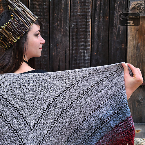 Ravelry: Baba Shawl pattern by SisHomemade