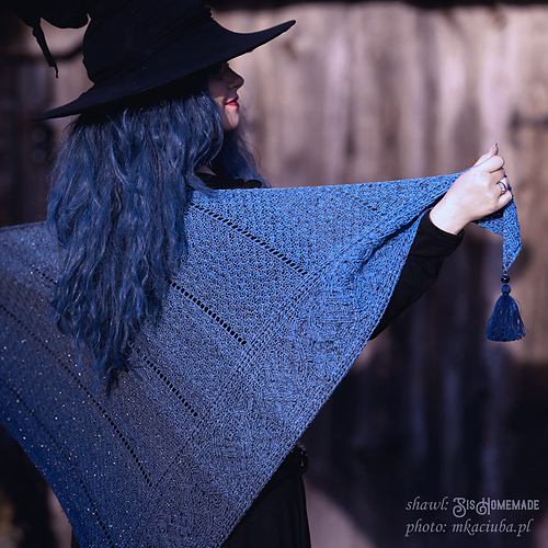 Ravelry: Yaga Shawl pattern by SisHomemade