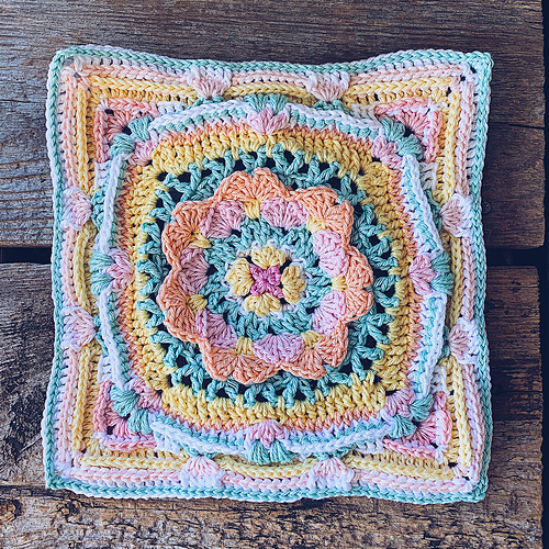 Ravelry: LoLiLo Square pattern by Therese Eghult and Ilse Beulens