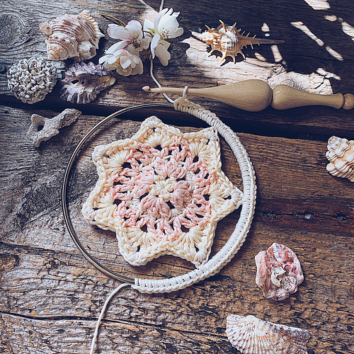 Ravelry: The LoLiLo Mandala pattern by Therese Eghult and Ilse Beulens