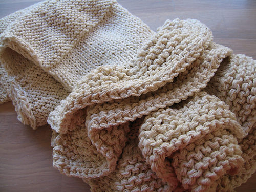 Ravelry: Marc Jacobs inspired Ruffle Scarf pattern by Alice