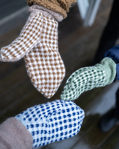 Ravelry: Color checker mittens / Fargerutevottar pattern by Ingvild Grane
