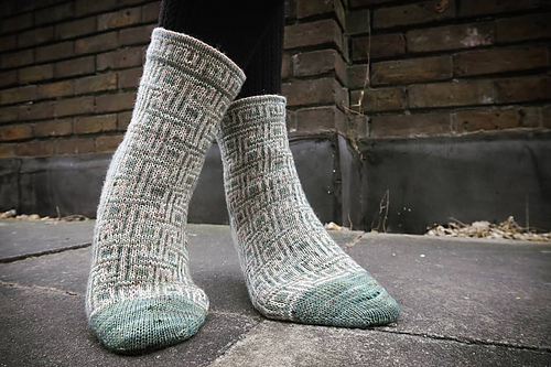 Ravelry: Meandros pattern by Skeindeer Knits