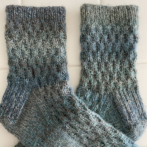 Ravelry: Bore Tide Socks pattern by Kari Pedersen