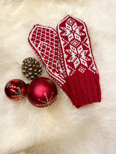 Ravelry: 0-1460 Christmas Claps pattern by DROPS design