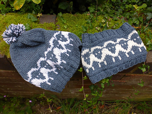 Ravelry: Woolly Sheep Cowl pattern by Sylvia Leake