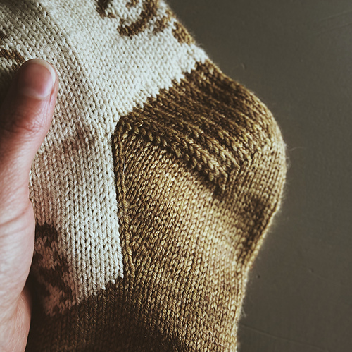 Ravelry: Contrast Socks pattern by Elina Maaria
