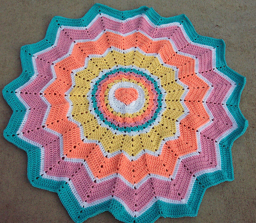 Ravelry: Rainbow Heart Round Ripple 15 Points pattern by Donna Mason-Svara