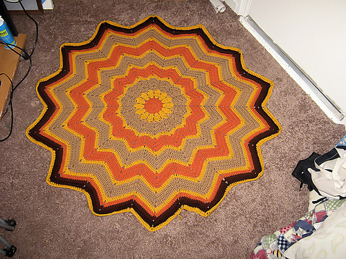 Ravelry: Daisy Round Ripple 14 Points pattern by Donna Mason-Svara