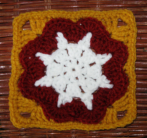 Ravelry: Holiday Duo Squares 6x6 pattern by Donna Mason-Svara