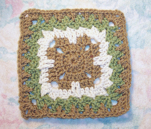 Ravelry: Bambino Square 7x7 pattern by Donna Mason-Svara