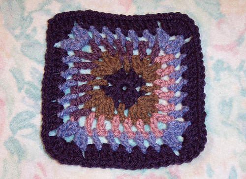 Ravelry: Log Cabin 7 x 7 square pattern by Donna Mason-Svara