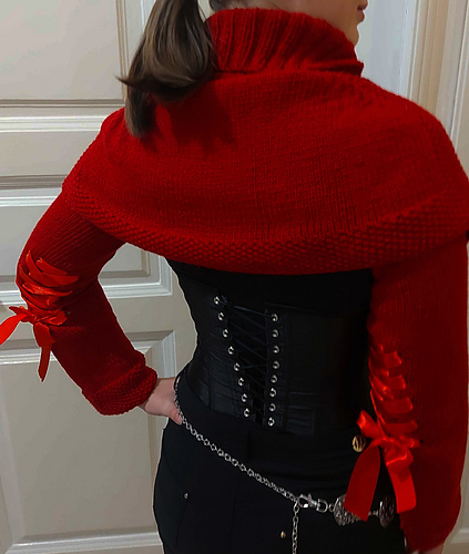 Ravelry: R. E. Linwëlin Mantelet pattern by L. M. Benjamin