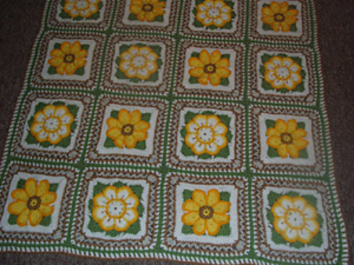 Ravelry: Daisy Afghan pattern by Edie Snyder