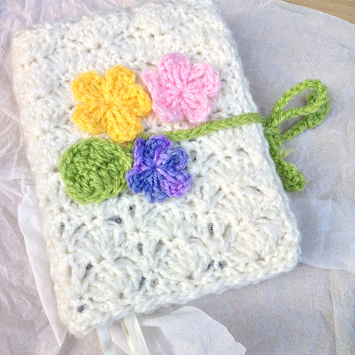 Ravelry: Shell-stitch V-stitch Book Cover pattern by Soo Fen