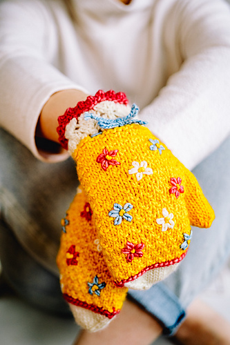 Ravelry: Merino Meadows Mitten & Scarf Set pattern by Sophia Minakais