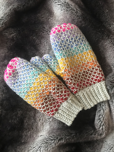 Ravelry: Rainbow Mittens pattern by Roeska Blankevoort