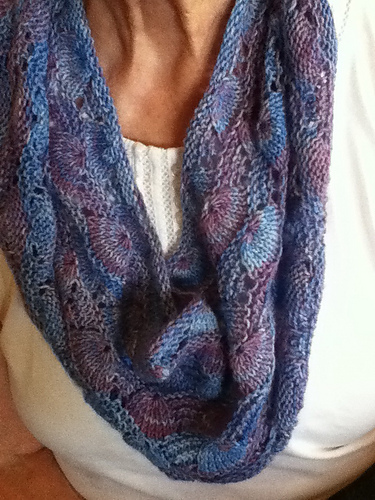 Ravelry: Lucina Shell Cowl pattern by Gretchen Tracy