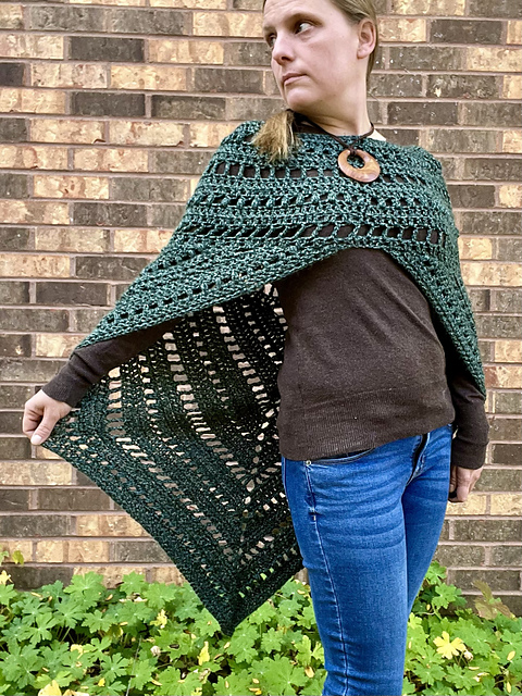 Ravelry: Everest Shawl pattern by Heidi Nieling