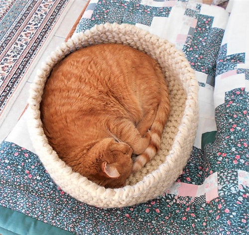 Ravelry: Cat Bed pattern by Shelley