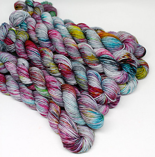 Ravelry: Spun Right Round Sumptuous 75/25