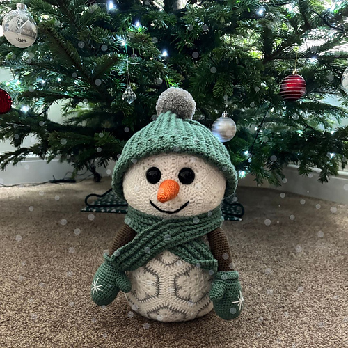 Ravelry: Meltin John African flower Snowman pattern by selina page