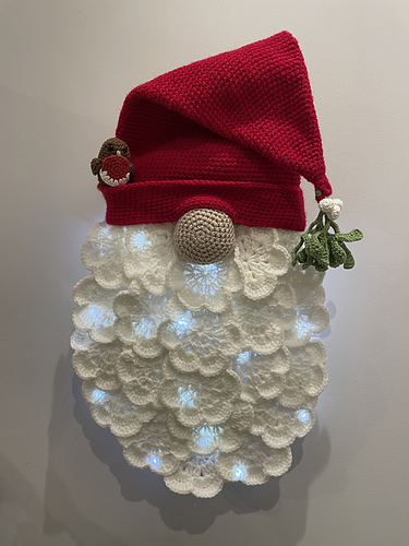 Ravelry: Christmas gonk wreath pattern by selina page