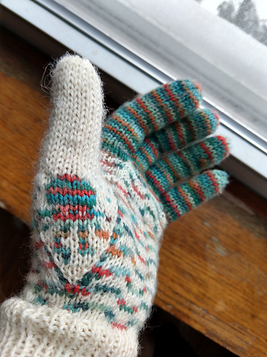 I knit a pair of octopus gloves!! 🐙 : r/knitting