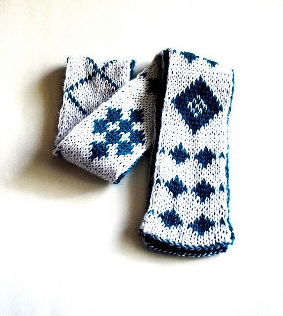 Ravelry: Diamond Double Knit Scarf pattern by Starbeamer Patterns