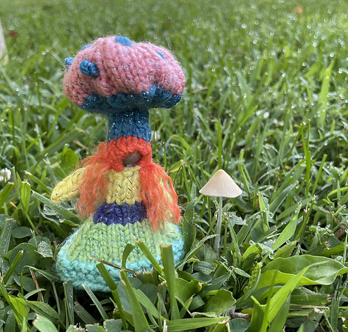 Ravelry: Toadstool Promenade pattern by Natasha Hanson