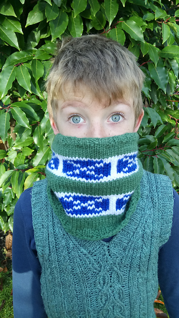 Ravelry: Scotland Flag Celtic Cowl pattern by Vicki Hill