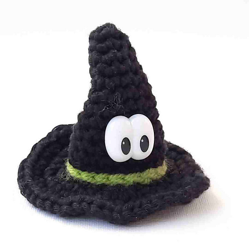 Ravelry: Fun Mini Witch Hat pattern by May Shehab