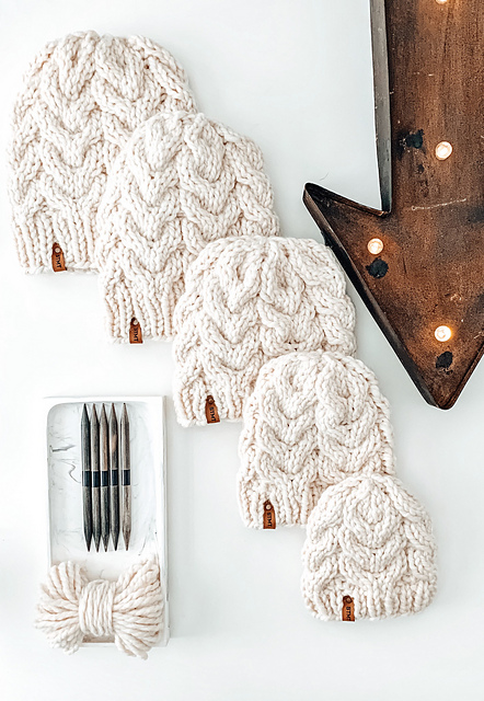 Ravelry: Horseshoe Cable Knit Toque pattern by Andrea Kemper