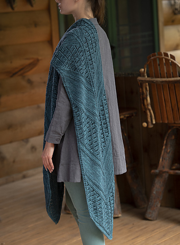 Ravelry: In the Stacks pattern by Jennifer Weissman