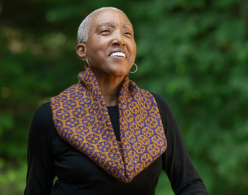 Ravelry: Compass Rose Cowl pattern by Tanis Gray