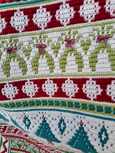 Ravelry: Deck the Halls pattern by Lindsay Mika