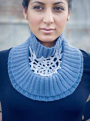 Ravelry: Natalie Cowl pattern by Shelby Allaho