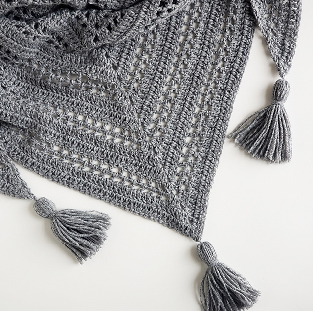 Ravelry: Hamburg shawl pattern by Azra Suho