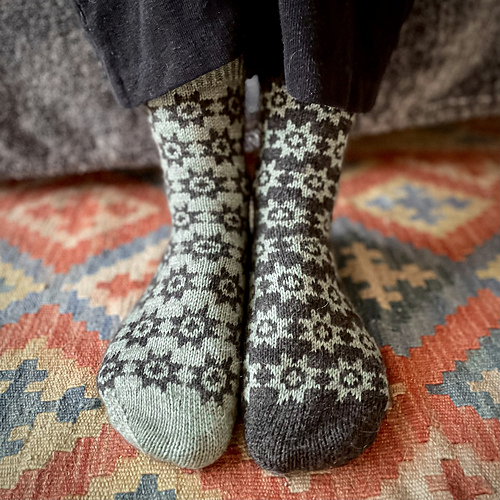 Ravelry: Under the Quilt socks pattern by Stone Knits
